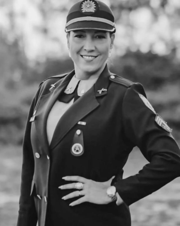 Segunda-feira – 12:00 – PM morre após carro bater em viatura no Rio; motorista é militar do ...